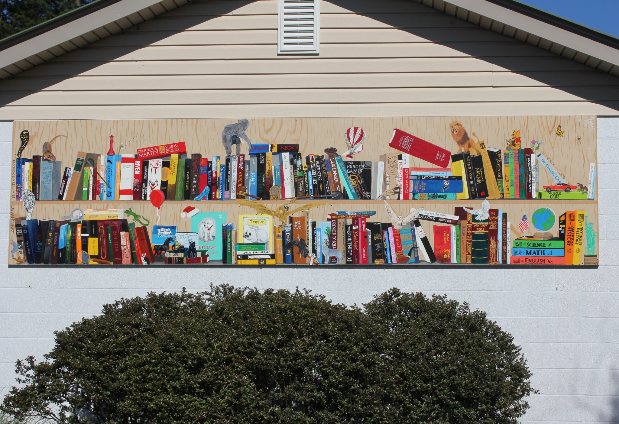 New mural is a bibliophile’s dream - Gazette Journal