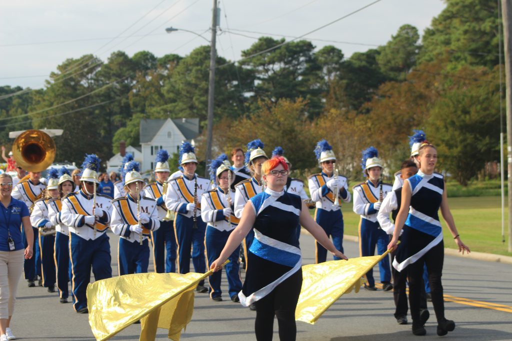 Homecoming parades - Gazette Journal