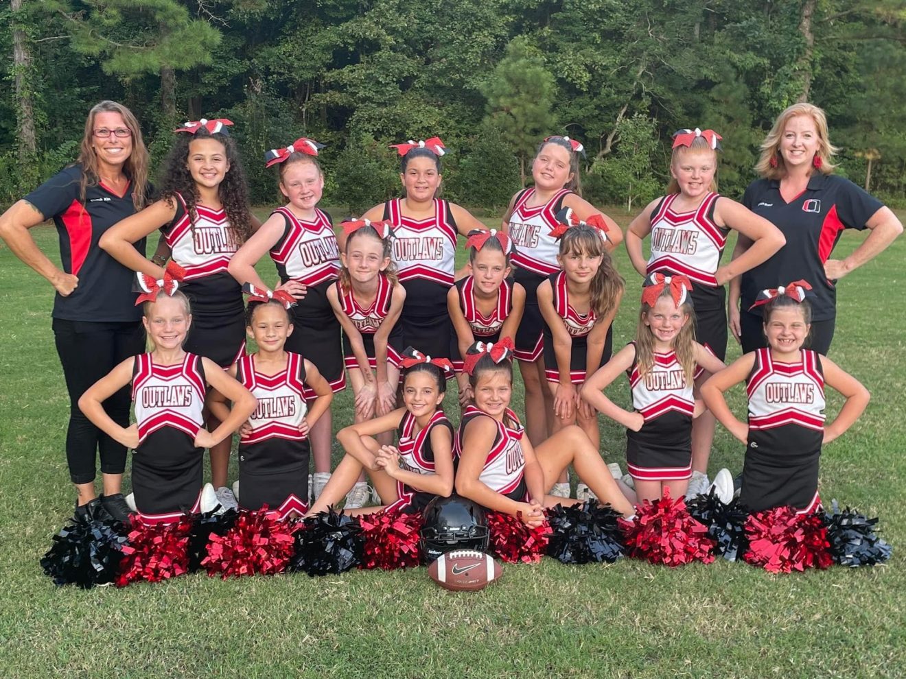 Outlaws cheer - Gazette Journal