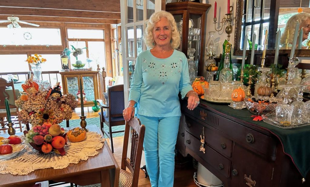 45-year hospital volunteer spreads smiles, service - Gazette Journal