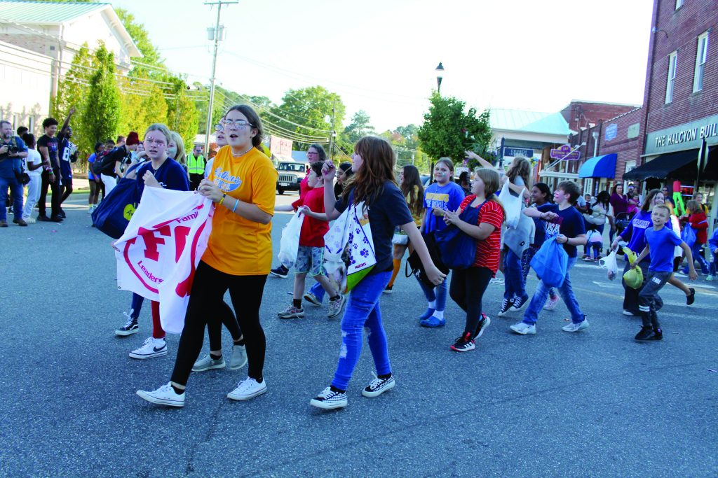 Mathews High School Homecoming - Gazette Journal