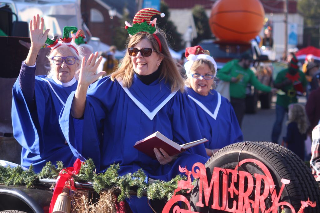 Perfect weather for ‘Elf on a (Half) Shell’ parade in Mathews - Gazette ...