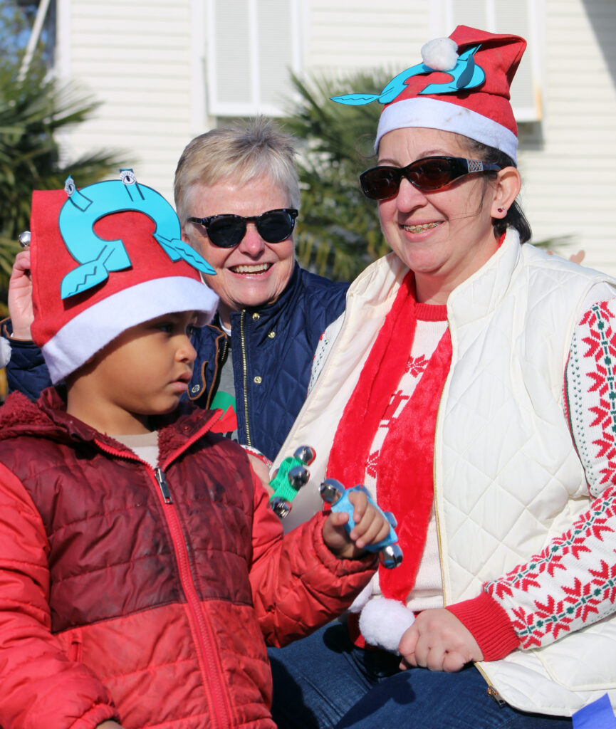 71 take part in Mathews Christmas Parade - Gazette Journal