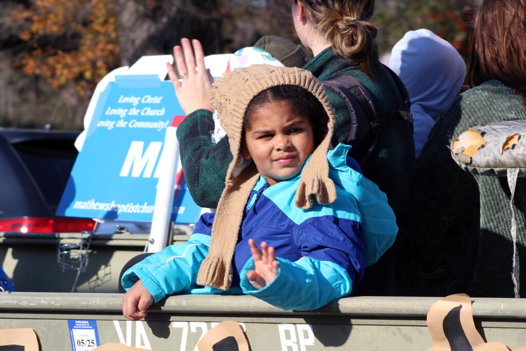 71 take part in Mathews Christmas Parade - Gazette Journal