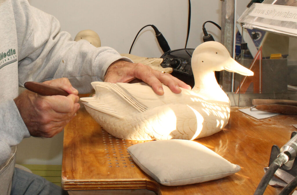 Bena decoy maker wants to share his knowledge - Gazette Journal